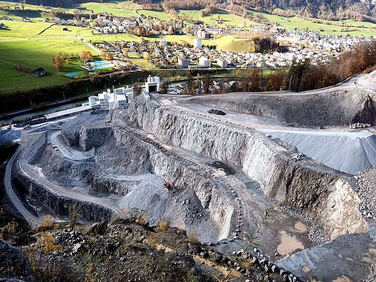 KFN: Steinbruch-Erweiterung Gründen und Elggis Süd - Über KFN - Kalkfabrik Netstal AG